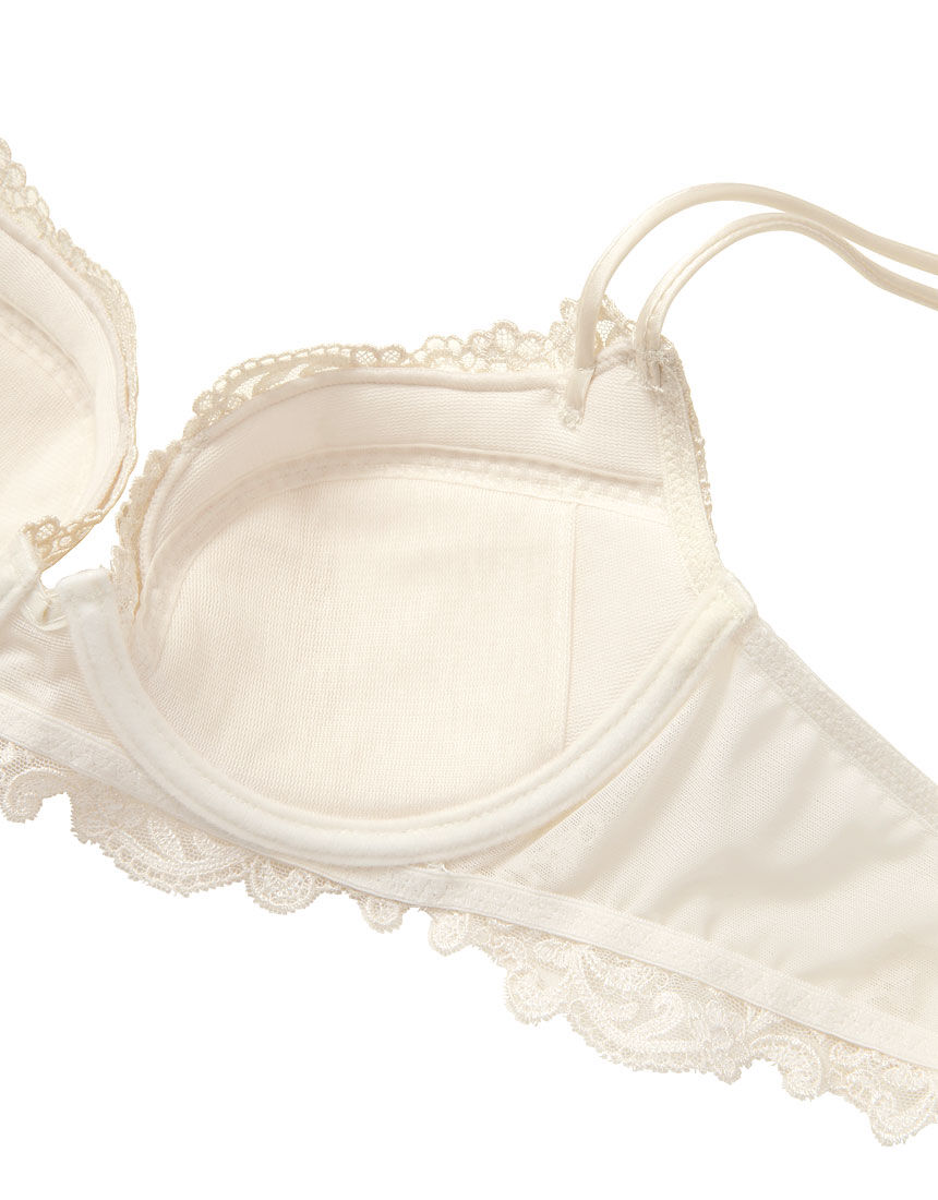 Yue ふっくらとした谷間をメイク 3／4カップブラ BJP455｜ワコール直営の公式下着通販サイト ワコールウェブストア